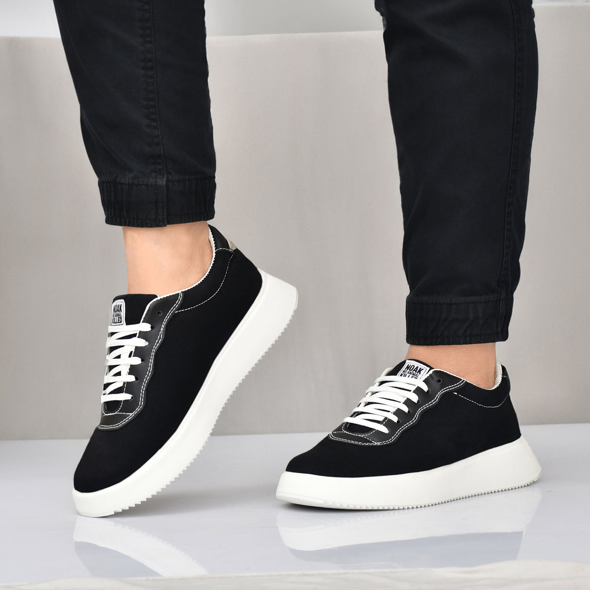 NOAK BLACK EXTRA LIGHT WEIGHT LACE-UP CASUAL SHOE